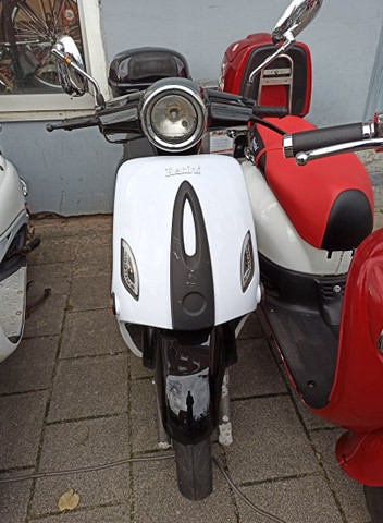 Berini New City Zwart/Wit 25km/h - Scooters